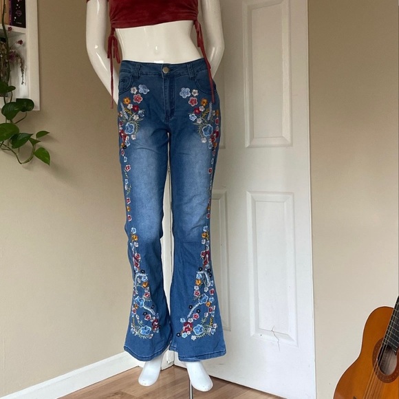 Jeans | Boho Gorgeousembroidered Floral Jeans In Excellent Condition ...